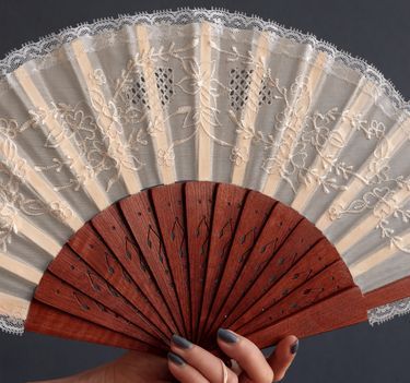 The Embroidered Filipino Pamaypay of Yesterday and Tomorrow – Narra Studio